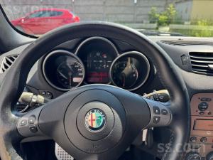Melns Alfa Romeo 147 2004 Rīga, ar dzinēja tilpumu 3.20 L un nobraukumu 94 tūkst. km par 18900 €, foto 17 vietnē AUTOMOTO.COM.LV