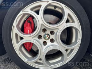 Melns Alfa Romeo 147 2004 Rīga, ar dzinēja tilpumu 3.20 L un nobraukumu 94 tūkst. km par 18900 €, foto 20 vietnē AUTOMOTO.COM.LV