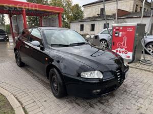 Черный Альфа Ромео 147 2004 в Добеле, объемом двигателя 1.90 л и пробегом 249 тыс. км за 1200 €, фото 3 на AUTOMOTO.COM.LV