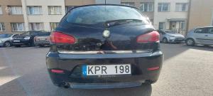 Black Alfa Romeo 147 2005 in Moletai, with an engine capacity of 1.91 L and mileage of 224 thousand km for 1350 €, photo 4 on AUTOMOTO.COM.LV