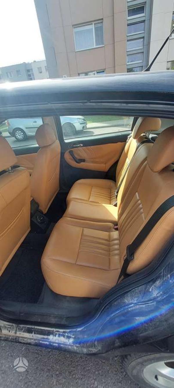 Black Alfa Romeo 147 2005 in Moletai, with an engine capacity of 1.91 L and mileage of 224 thousand km for 1350 €, photo 7 on AUTOMOTO.COM.LV