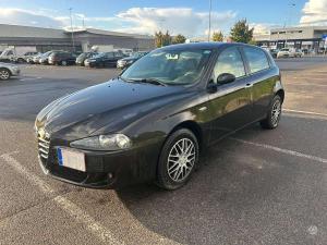 Black Alfa Romeo 147 2005 in Vilnius, with an engine capacity of 1.91 L and mileage of 275 thousand km for 400 €, photo  on AUTOMOTO.COM.LV