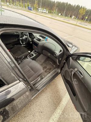 Melns Alfa Romeo 147 2007 Rīga, ar dzinēja tilpumu 1.90 L un nobraukumu 332 tūkst. km par 1200 €, foto 11 vietnē AUTOMOTO.COM.LV