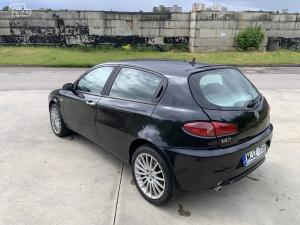 Melns Alfa Romeo 147 2007 Kauņa, ar dzinēja tilpumu 1.90 L un nobraukumu 351 tūkst. km par 850 €, foto 4 vietnē AUTOMOTO.COM.LV