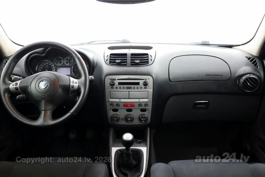 Черный Альфа Ромео 147 2007 в Таллин, объемом двигателя 1.90 л и пробегом 250 тыс. км за 1399 €, фото 6 на AUTOMOTO.COM.LV