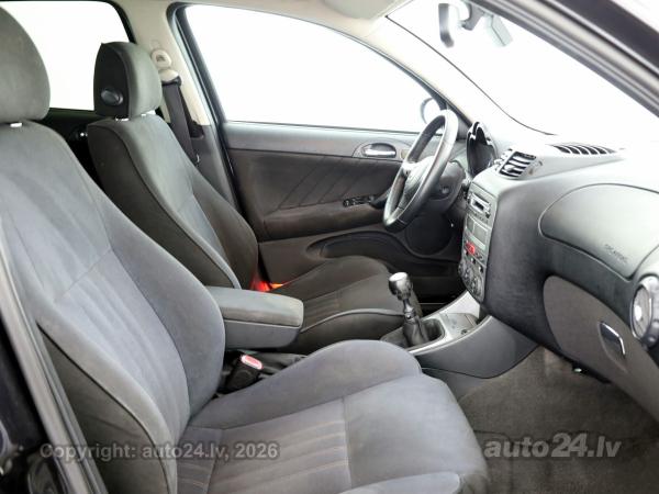 Black Alfa Romeo 147 2007 in Tallinn, with an engine capacity of 1.90 L and mileage of 250 thousand km for 1399 €, photo 6 on AUTOMOTO.COM.LV