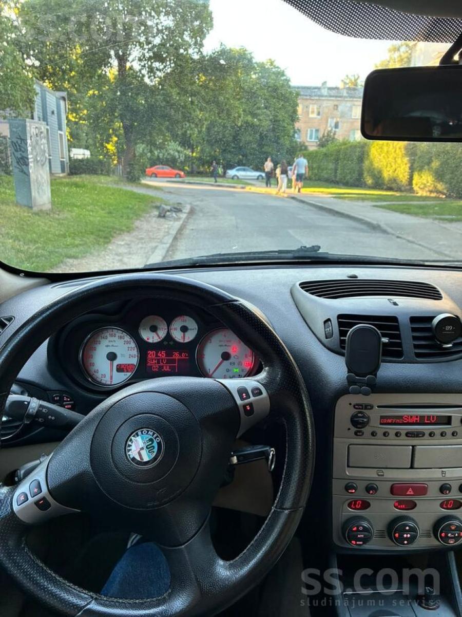 Melns Alfa Romeo 147 2007 Rīga, ar dzinēja tilpumu 1.90 L un nobraukumu 231 tūkst. km par 550 €, foto 4 vietnē AUTOMOTO.COM.LV