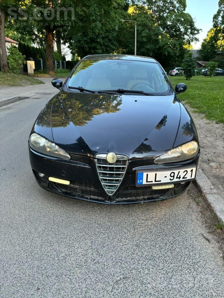 Melns Alfa Romeo 147 2007 Rīga, ar dzinēja tilpumu 1.90 L un nobraukumu 231 tūkst. km par 550 €, foto 8 vietnē AUTOMOTO.COM.LV