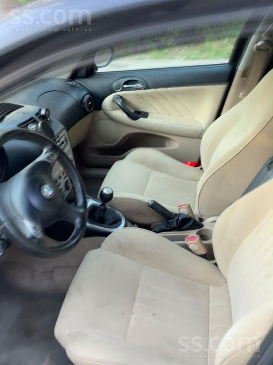 Melns Alfa Romeo 147 2007 Rīga, ar dzinēja tilpumu 1.90 L un nobraukumu 231 tūkst. km par 550 €, foto 10 vietnē AUTOMOTO.COM.LV