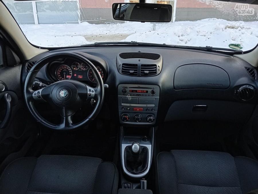 Melns Alfa Romeo 147 2008 Telšiai, ar dzinēja tilpumu 1.60 L un nobraukumu 184 tūkst. km par 1200 €, foto 6 vietnē AUTOMOTO.COM.LV