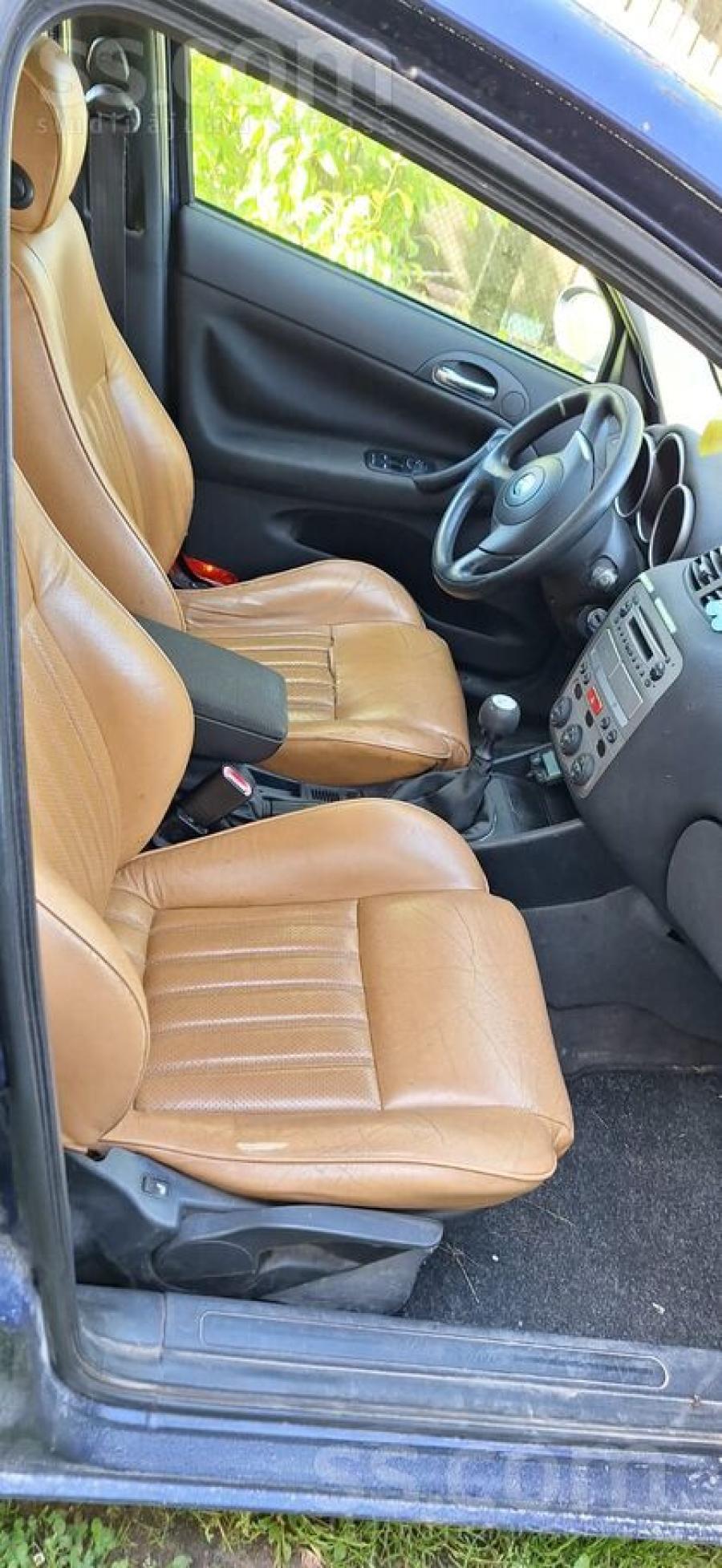 Zils Alfa Romeo 147 2003 Dobele, ar dzinēja tilpumu 1.90 L un nobraukumu 250 tūkst. km par 600 €, foto 3 vietnē AUTOMOTO.COM.LV