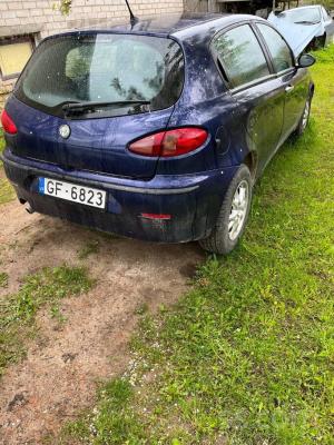 Zils Alfa Romeo 147 2003 Dobele, ar dzinēja tilpumu 1.90 L un nobraukumu 250 tūkst. km par 600 €, foto 11 vietnē AUTOMOTO.COM.LV