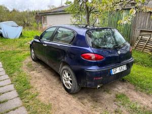 Zils Alfa Romeo 147 2003 Dobele, ar dzinēja tilpumu 1.90 L un nobraukumu 250 tūkst. km par 600 €, foto 12 vietnē AUTOMOTO.COM.LV