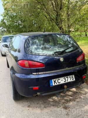 Синий Альфа Ромео 147 2005 в Тукумс, объемом двигателя 1.90 л и пробегом 349 тыс. км за 500 €, фото 3 на AUTOMOTO.COM.LV