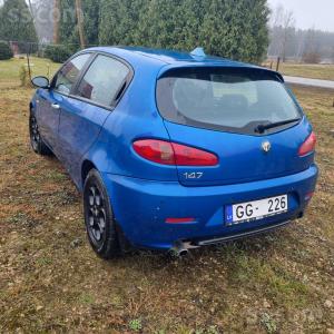 Zils Alfa Romeo 147 2006 Rīga, ar dzinēja tilpumu 1.60 L un nobraukumu 189 tūkst. km par 950 €, foto 4 vietnē AUTOMOTO.COM.LV