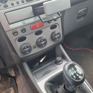 Zils Alfa Romeo 147 2006 Rīga, ar dzinēja tilpumu 1.60 L un nobraukumu 189 tūkst. km par 950 €, foto 10 vietnē AUTOMOTO.COM.LV