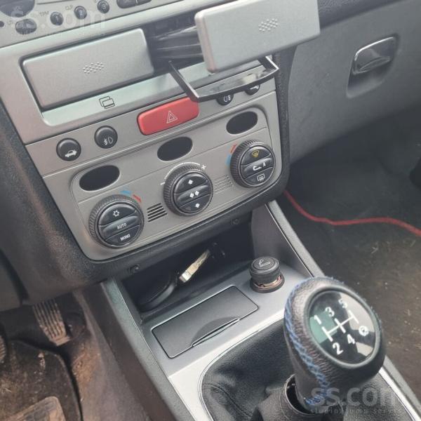 Zils Alfa Romeo 147 2006 Rīga, ar dzinēja tilpumu 1.60 L un nobraukumu 189 tūkst. km par 950 €, foto 9 vietnē AUTOMOTO.COM.LV