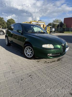 Green Alfa Romeo 147 2001 in Liepaja, with an engine capacity of 1.60 L and mileage of 195 thousand km for 750 €, photo  on AUTOMOTO.COM.LV