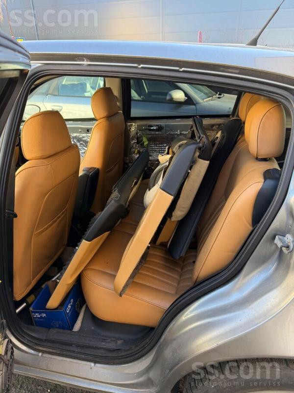 Pelēks Alfa Romeo 147 2006 Rīga, ar dzinēja tilpumu 1.90 L un nobraukumu 253 tūkst. km par 600 €, foto 7 vietnē AUTOMOTO.COM.LV