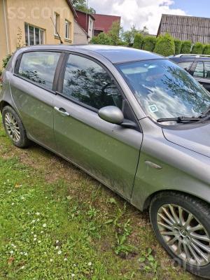 Pelēks Alfa Romeo 147 2007 Aizkraukle, ar dzinēja tilpumu 1.90 L un nobraukumu 328 tūkst. km par 509 €, foto 2 vietnē AUTOMOTO.COM.LV