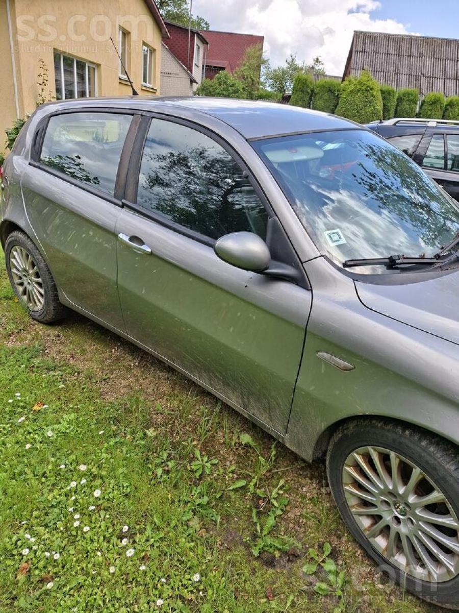 Pelēks Alfa Romeo 147 2007 Aizkraukle, ar dzinēja tilpumu 1.90 L un nobraukumu 328 tūkst. km par 509 €, foto 2 vietnē AUTOMOTO.COM.LV