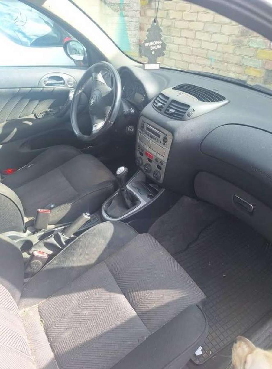Grey Alfa Romeo 147 2008 in Joniskis, with an engine capacity of 1.97 L and mileage of 216 thousand km for 750 €, photo 1 on AUTOMOTO.COM.LV