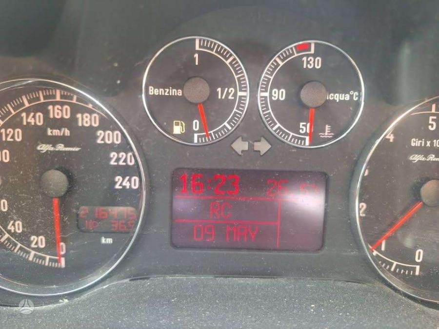 Grey Alfa Romeo 147 2008 in Joniskis, with an engine capacity of 1.97 L and mileage of 216 thousand km for 750 €, photo 6 on AUTOMOTO.COM.LV
