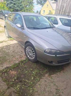 Grey Alfa Romeo 147 2008 in Joniskis, with an engine capacity of 1.97 L and mileage of 216 thousand km for 750 €, photo 8 on AUTOMOTO.COM.LV