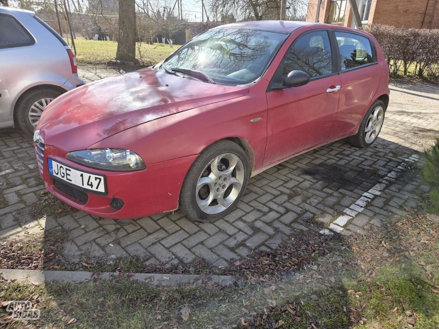 Alfa Romeo 147 2005 in Radviliskis, with an engine capacity of 1.90 L and mileage of 347 thousand km for 399 €, photo 1 on AUTOMOTO.COM.LV