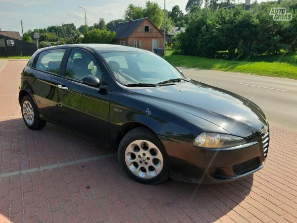 Альфа Ромео 147 2005 в Пренай, объемом двигателя 1.90 л и пробегом 224 тыс. км за 740 €, фото 3 на AUTOMOTO.COM.LV