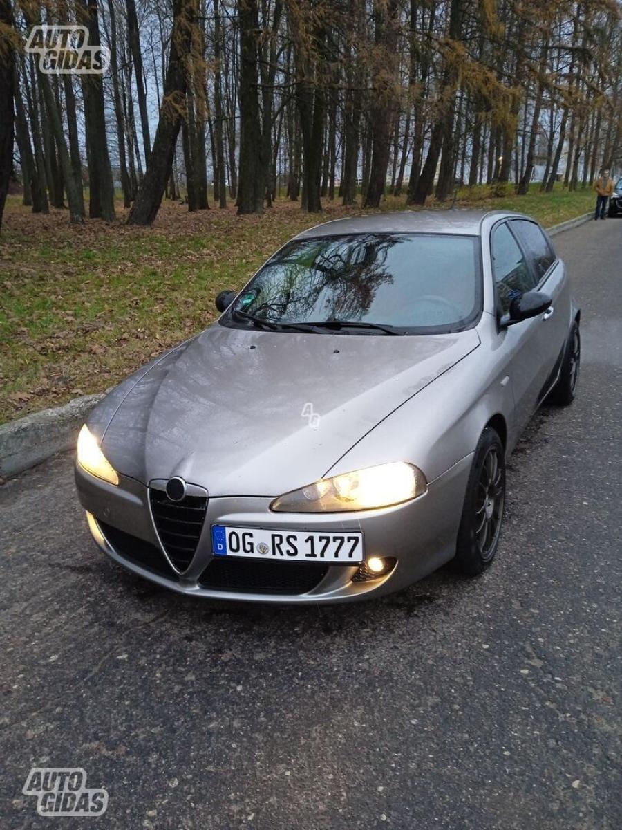 Alfa Romeo 147 2010 in Marijampole, with an engine capacity of 1.60 L and mileage of 200 thousand km for 3000 €, photo 3 on AUTOMOTO.COM.LV