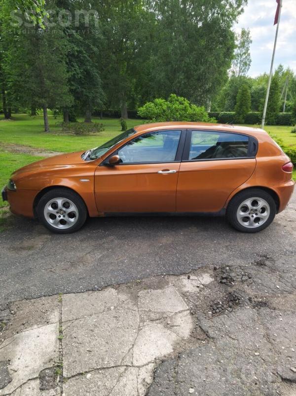 Oranžs Alfa Romeo 147 2005 Valmiera, ar dzinēja tilpumu 2.00 L un nobraukumu 205 tūkst. km par 950 €, foto 3 vietnē AUTOMOTO.COM.LV