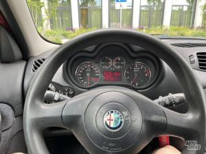 Красный Альфа Ромео 147 2005 в Вильнюс, объемом двигателя 1.60 л и пробегом 184 тыс. км за 1400 €, фото 15 на AUTOMOTO.COM.LV