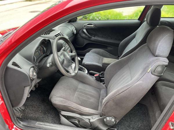 Sarkans Alfa Romeo 147 2005 Viļņa, ar dzinēja tilpumu 1.60 L un nobraukumu 184 tūkst. km par 1400 €, foto 10 vietnē AUTOMOTO.COM.LV