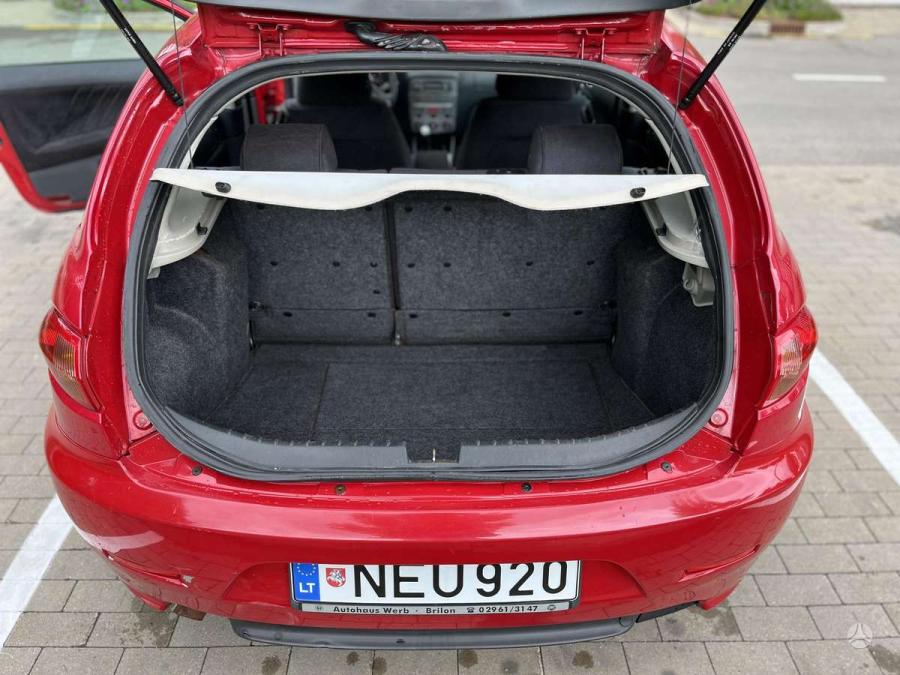 Sarkans Alfa Romeo 147 2005 Viļņa, ar dzinēja tilpumu 1.60 L un nobraukumu 184 tūkst. km par 1400 €, foto 15 vietnē AUTOMOTO.COM.LV