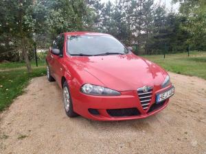 Red Alfa Romeo 147 2005 in Ukmerge, with an engine capacity of 1.60 L and mileage of 84 thousand km for 750 €, photo  on AUTOMOTO.COM.LV