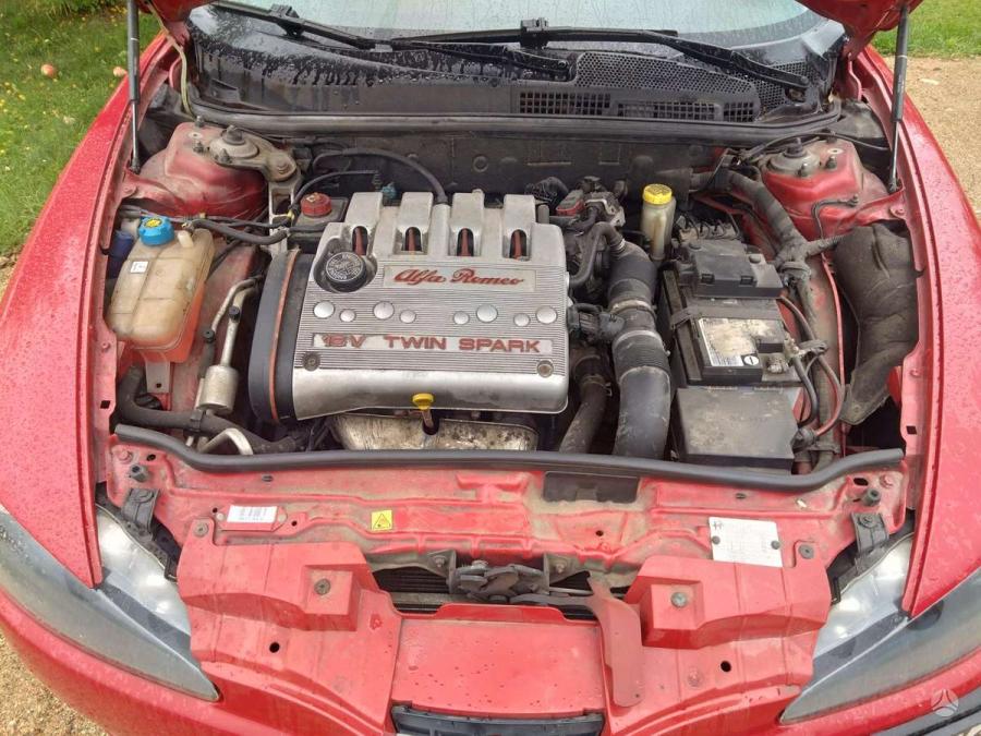 Red Alfa Romeo 147 2005 in Ukmerge, with an engine capacity of 1.60 L and mileage of 84 thousand km for 750 €, photo 6 on AUTOMOTO.COM.LV