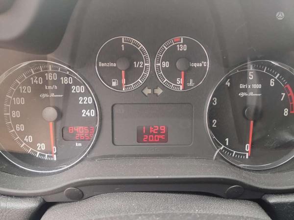 Red Alfa Romeo 147 2005 in Ukmerge, with an engine capacity of 1.60 L and mileage of 84 thousand km for 750 €, photo 8 on AUTOMOTO.COM.LV