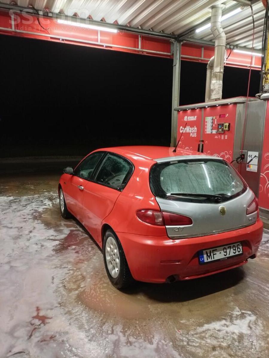 Red Alfa Romeo 147 2007 in Aluksne, with an engine capacity of 1.90 L and mileage of 223 thousand km for 900 €, photo 5 on AUTOMOTO.COM.LV