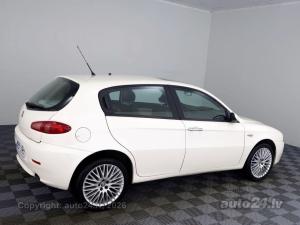 Balts Alfa Romeo 147 2007 Tallina, ar dzinēja tilpumu 1.60 L un nobraukumu 77 tūkst. km par 2699 €, foto 3 vietnē AUTOMOTO.COM.LV
