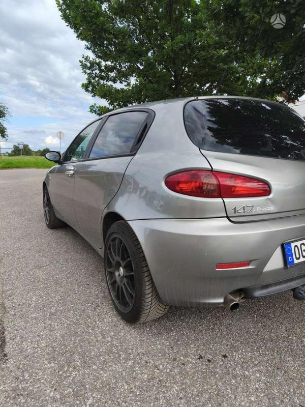 Dzeltens Alfa Romeo 147 2010 Marijampole, ar dzinēja tilpumu 1.60 L un nobraukumu 200 tūkst. km par 2950 €, foto 3 vietnē AUTOMOTO.COM.LV