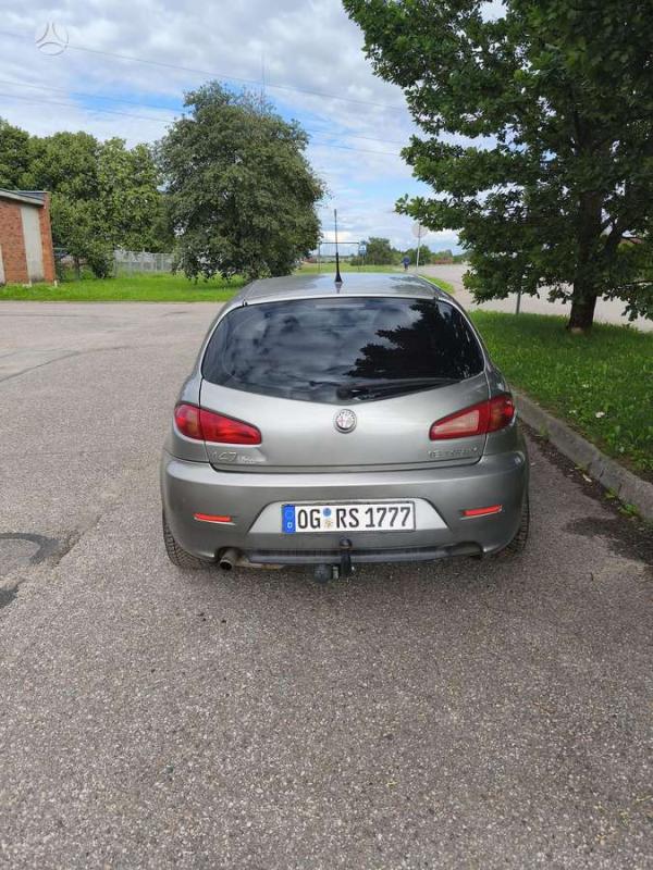 Dzeltens Alfa Romeo 147 2010 Marijampole, ar dzinēja tilpumu 1.60 L un nobraukumu 200 tūkst. km par 2950 €, foto 4 vietnē AUTOMOTO.COM.LV