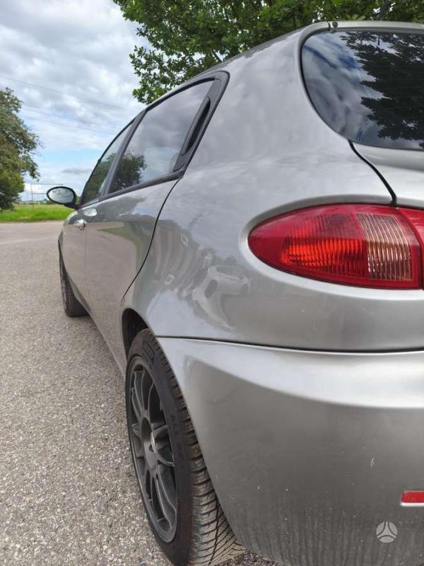 Dzeltens Alfa Romeo 147 2010 Marijampole, ar dzinēja tilpumu 1.60 L un nobraukumu 200 tūkst. km par 2950 €, foto 7 vietnē AUTOMOTO.COM.LV