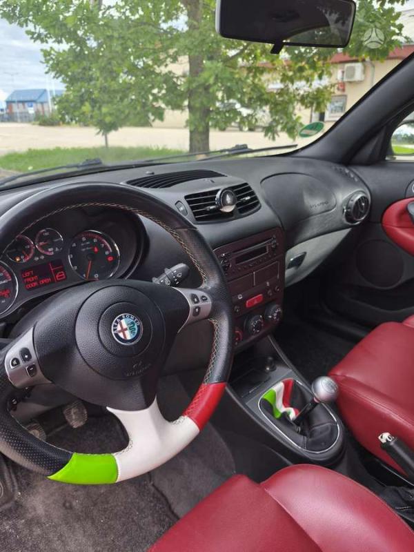 Dzeltens Alfa Romeo 147 2010 Marijampole, ar dzinēja tilpumu 1.60 L un nobraukumu 200 tūkst. km par 2950 €, foto 10 vietnē AUTOMOTO.COM.LV