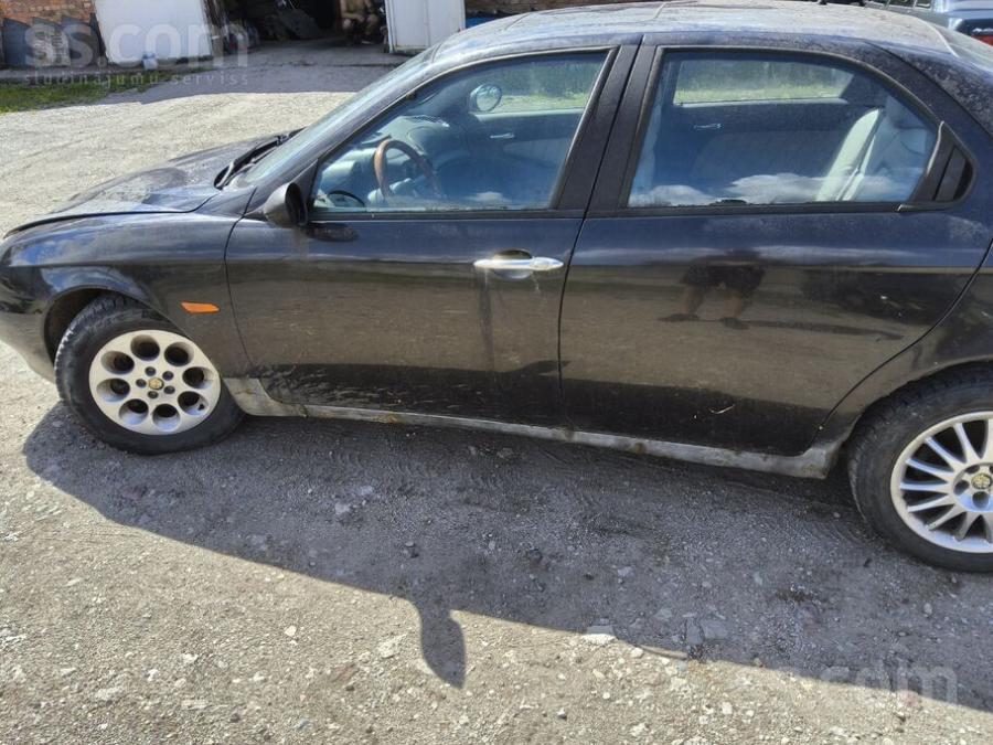 Melns Alfa Romeo 156 2000 Daugavpils, ar dzinēja tilpumu 1.90 L un nobraukumu 305 tūkst. km par 500 €, foto 6 vietnē AUTOMOTO.COM.LV