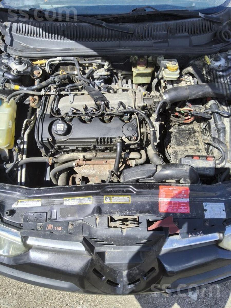 Melns Alfa Romeo 156 2000 Daugavpils, ar dzinēja tilpumu 1.90 L un nobraukumu 305 tūkst. km par 500 €, foto 7 vietnē AUTOMOTO.COM.LV