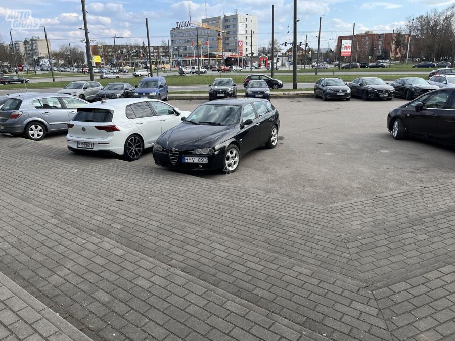 Melns Alfa Romeo 156 2004 Kauņa, ar dzinēja tilpumu 1.90 L un nobraukumu 320 tūkst. km par 800 €, foto 12 vietnē AUTOMOTO.COM.LV