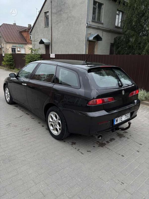 Melns Alfa Romeo 156 2004 Joniškis, ar dzinēja tilpumu 1.91 L un nobraukumu 369 tūkst. km par 630 €, foto 3 vietnē AUTOMOTO.COM.LV