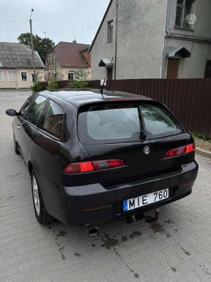 Black Alfa Romeo 156 2004 in Joniskis, with an engine capacity of 1.91 L and mileage of 369 thousand km for 630 €, photo 5 on AUTOMOTO.COM.LV