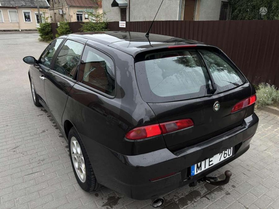 Black Alfa Romeo 156 2004 in Joniskis, with an engine capacity of 1.91 L and mileage of 369 thousand km for 630 €, photo 10 on AUTOMOTO.COM.LV